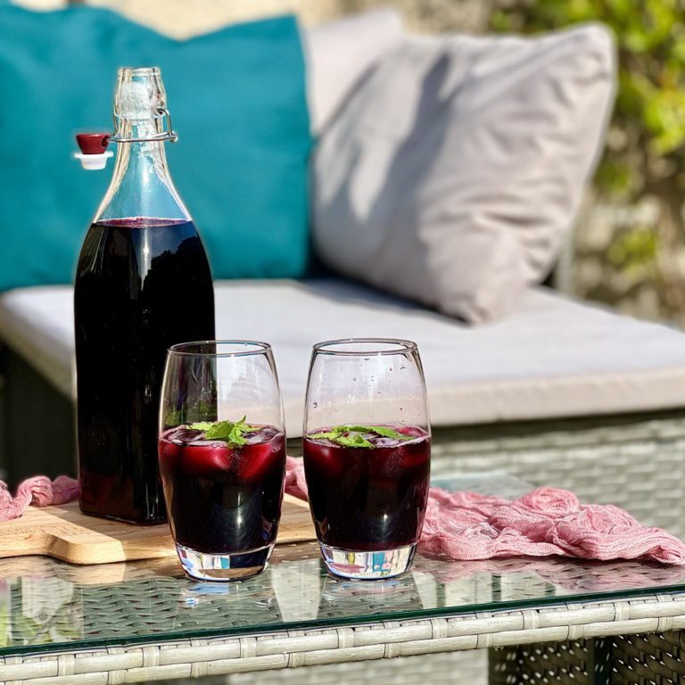 Jus de Bissap - Iced Hibiscus Tea | The Vegan Planet Kitchen